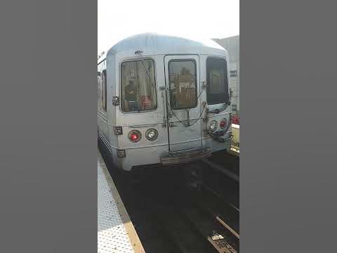 Coney Island Bound R46 Q train leaving Sheepshead Bay - YouTube