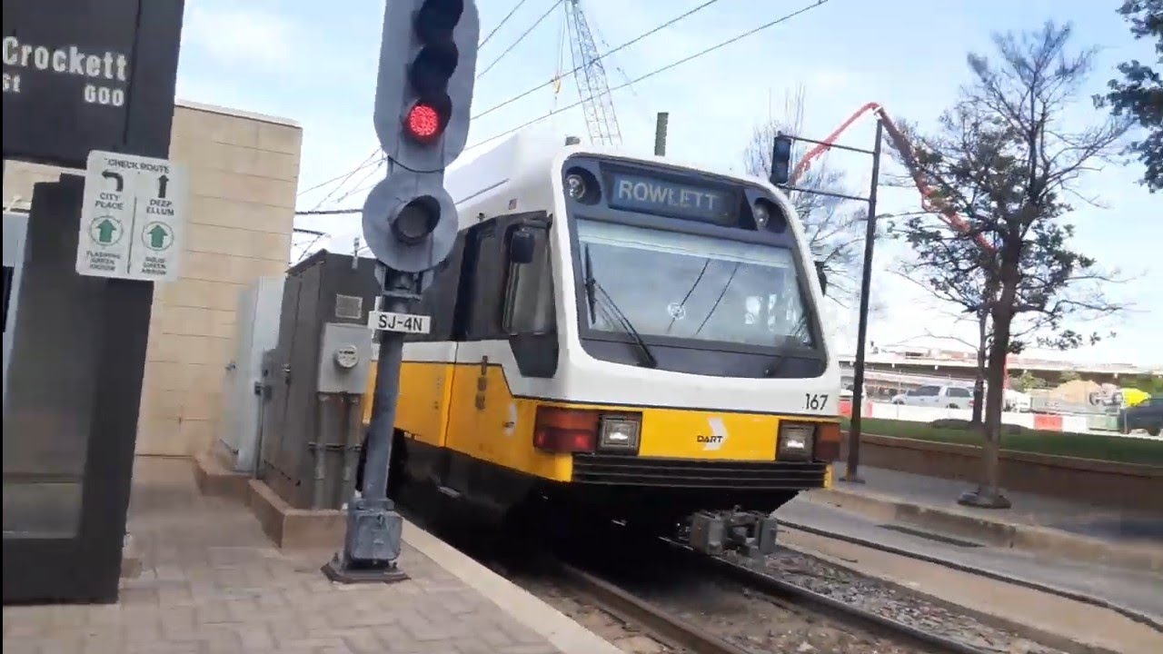 Dart Blue Line Leaving Pearl Arts District Station - YouTube
