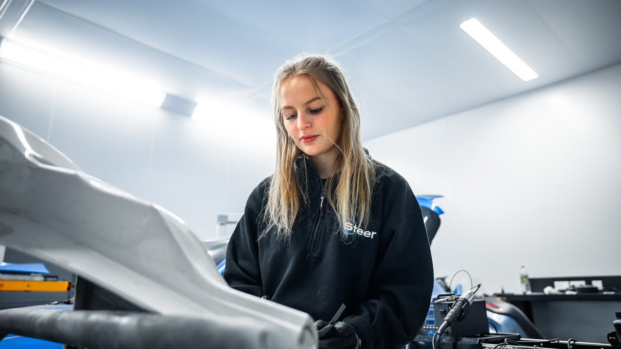 International Women's Day // Holly Muldoon - YouTube