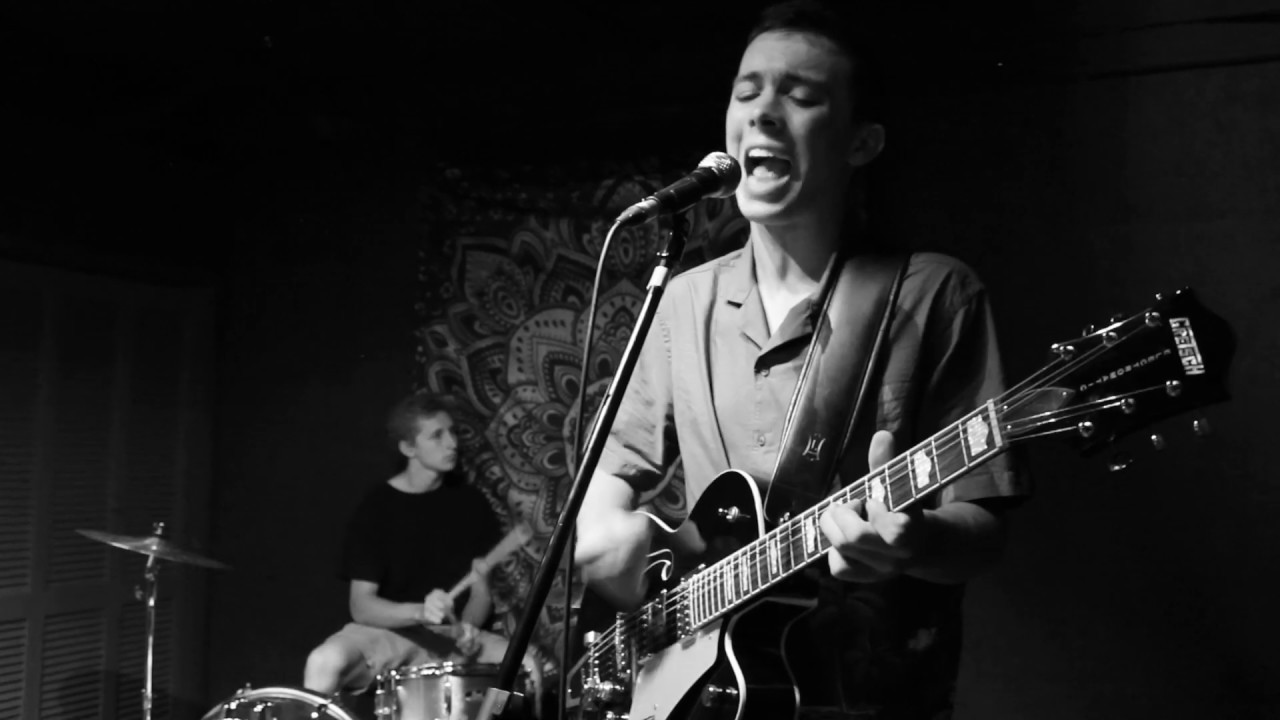 Sam Collie - Walkin' Down The Avenue (Official Music Video) - YouTube