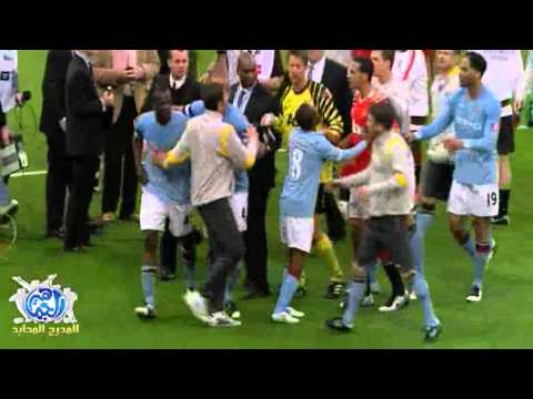 Mario Barwuah Balotelli vs Rio Ferdinand fight Half Final Fa cup - YouTube