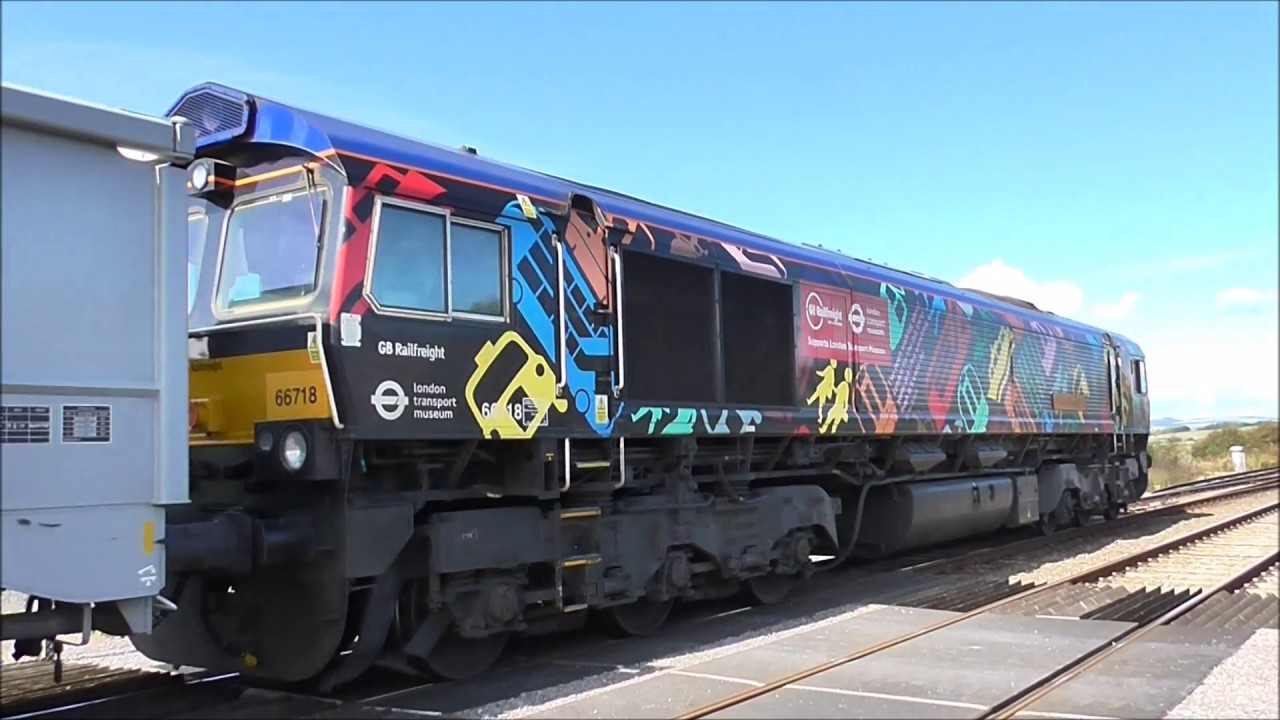 GBRf Tube Livery Class 66718 Departs Newhaven Day Aggregates 6Y91 ...