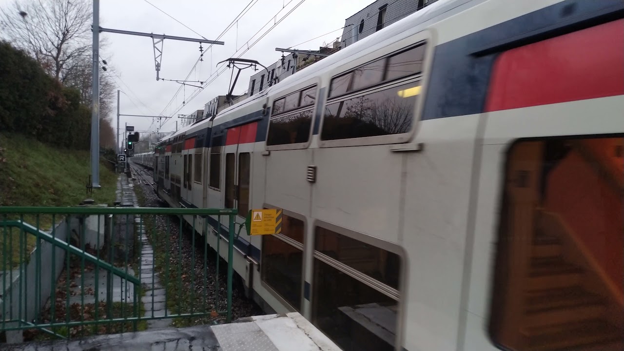 RER-A MI2N ALTEO en gare de Le-Parc-De-Saint-Maur - YouTube