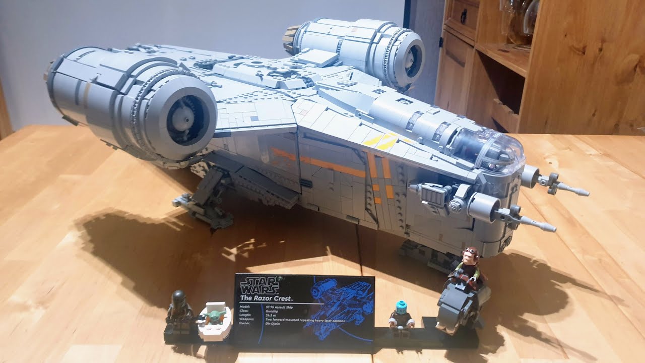 Lego UCS Razor Crest Time Lapse Build - YouTube
