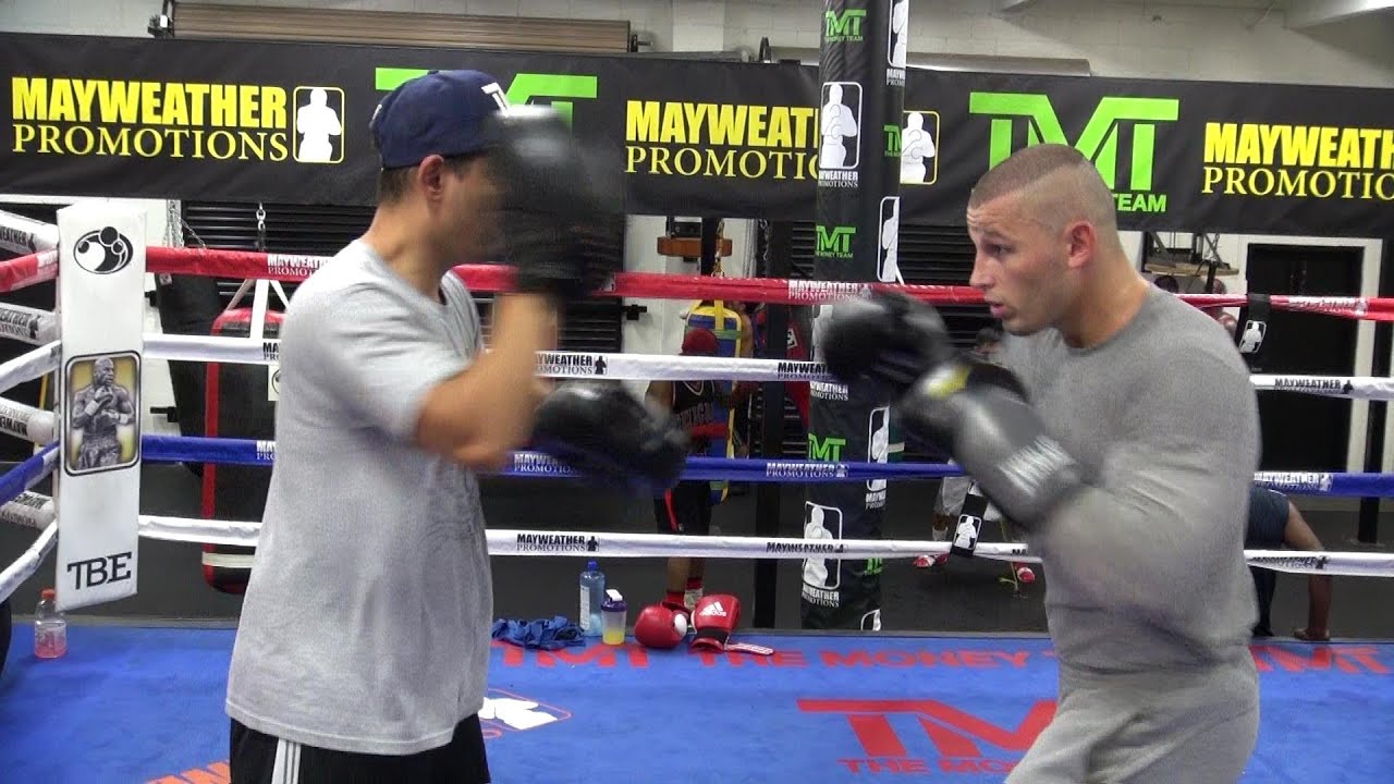 Heavyweight Peter Drabek padwork inside Mayweather Boxing Club - YouTube