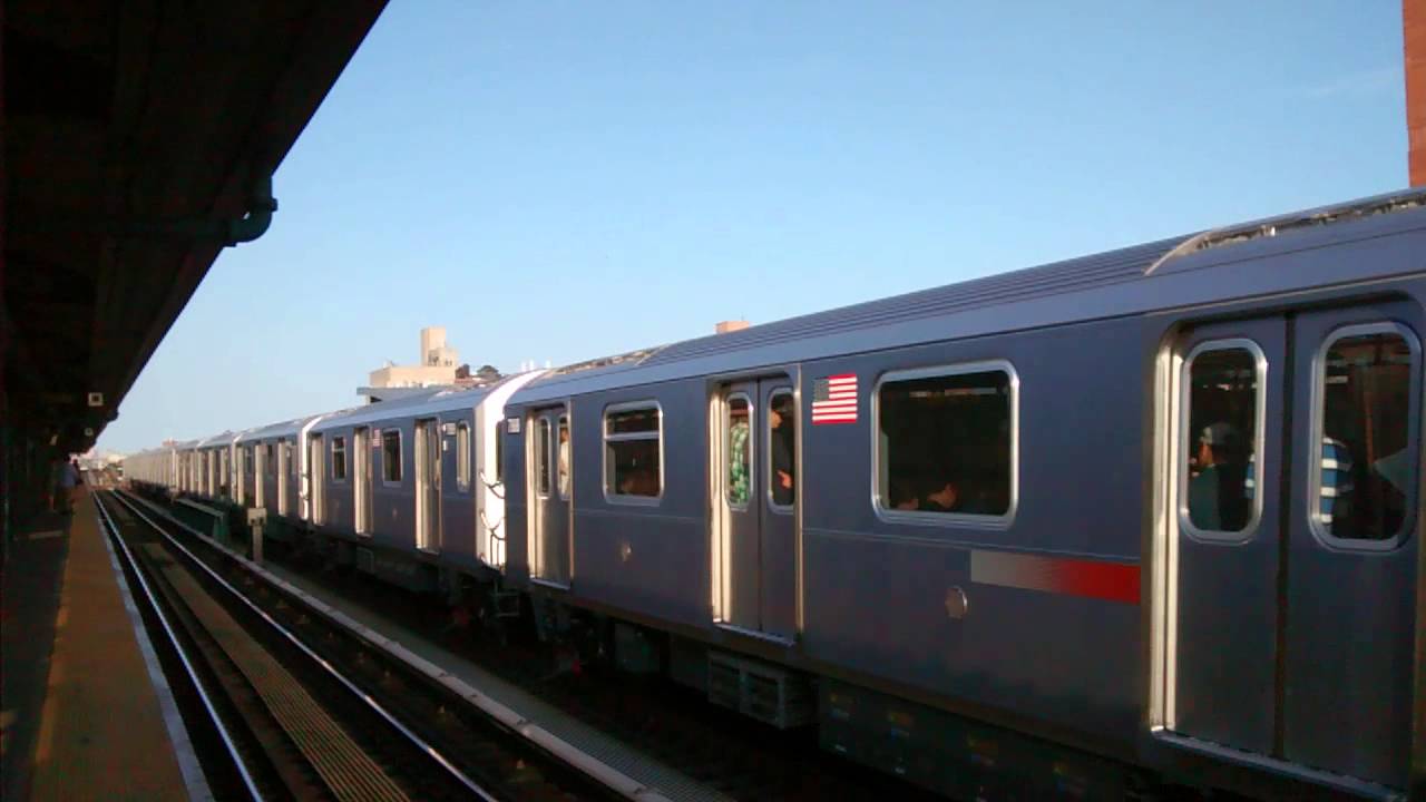 MTA New York City Subway : Main Street Bound R188 7 Express Train 7888 ...