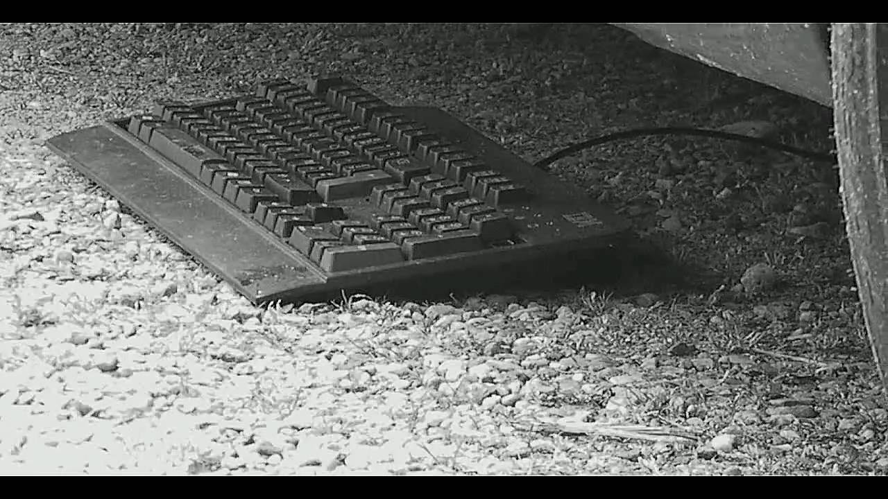 HOW TO DESTROY IBM KEYBOARD - YouTube