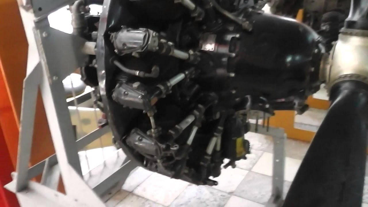 Alvis Leonides MK 127 radial engine - Sternmotor - YouTube