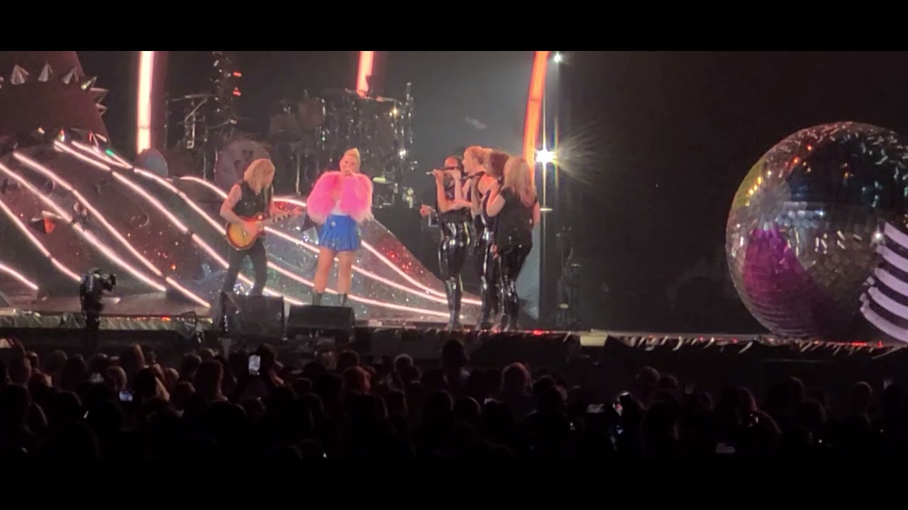 PINK - 12 PLEASE DONT LEAVE ME - HOUSTON, TX, MINUTE MAID PARK ...