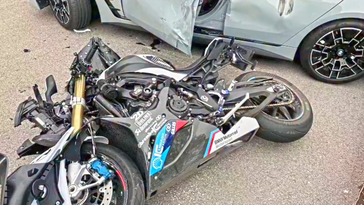 MOTORCYCLE CRASHES EVERY RIDER SHOULD WATCH - YouTube