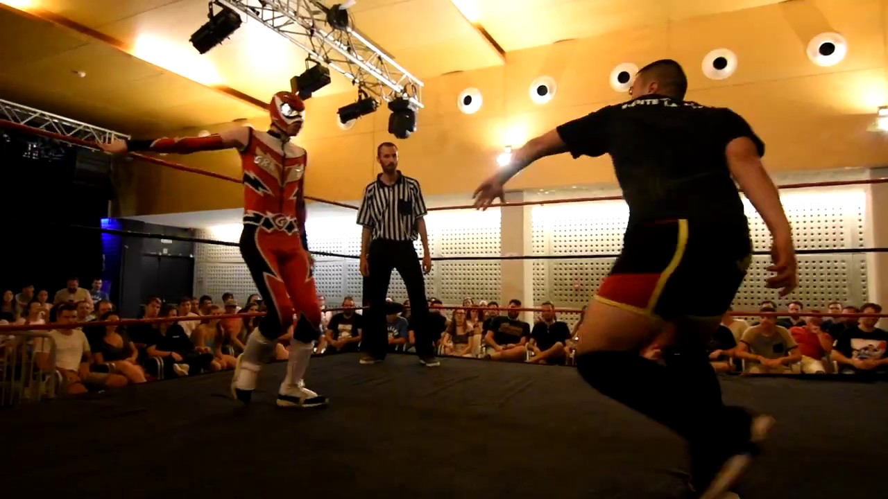 SPANISH PRO WRESTLING: Dani Vidal vs Gravity Zero (INMORTALES) - YouTube
