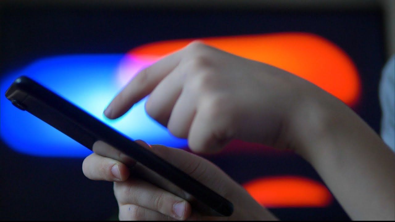 How to Teach Your Kids to Dial 911 for Emergencies - YouTube