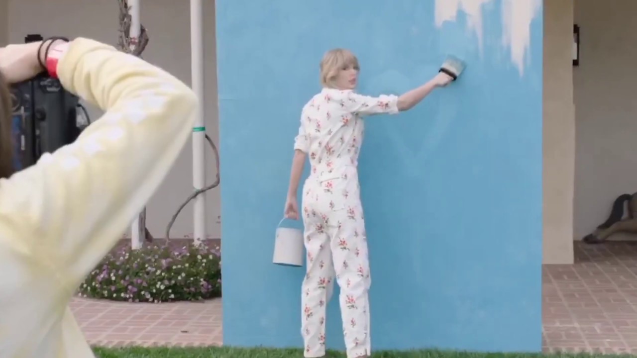 Taylor Swift - I Think He Knows ( Music Video ) - YouTube