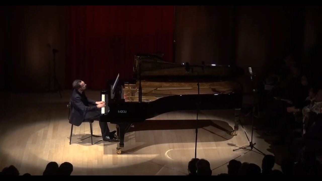 Luca Buratto: T. Adès, Variations for Blanca - YouTube