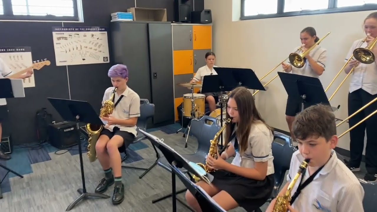 MNBSHS Instrumental Music Tour 2022. - YouTube