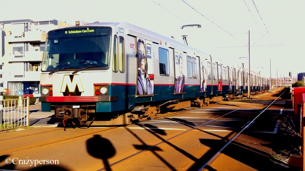 RET Metro type-T aankomst bij station Nieuw Verlaat richting Schiedam ...