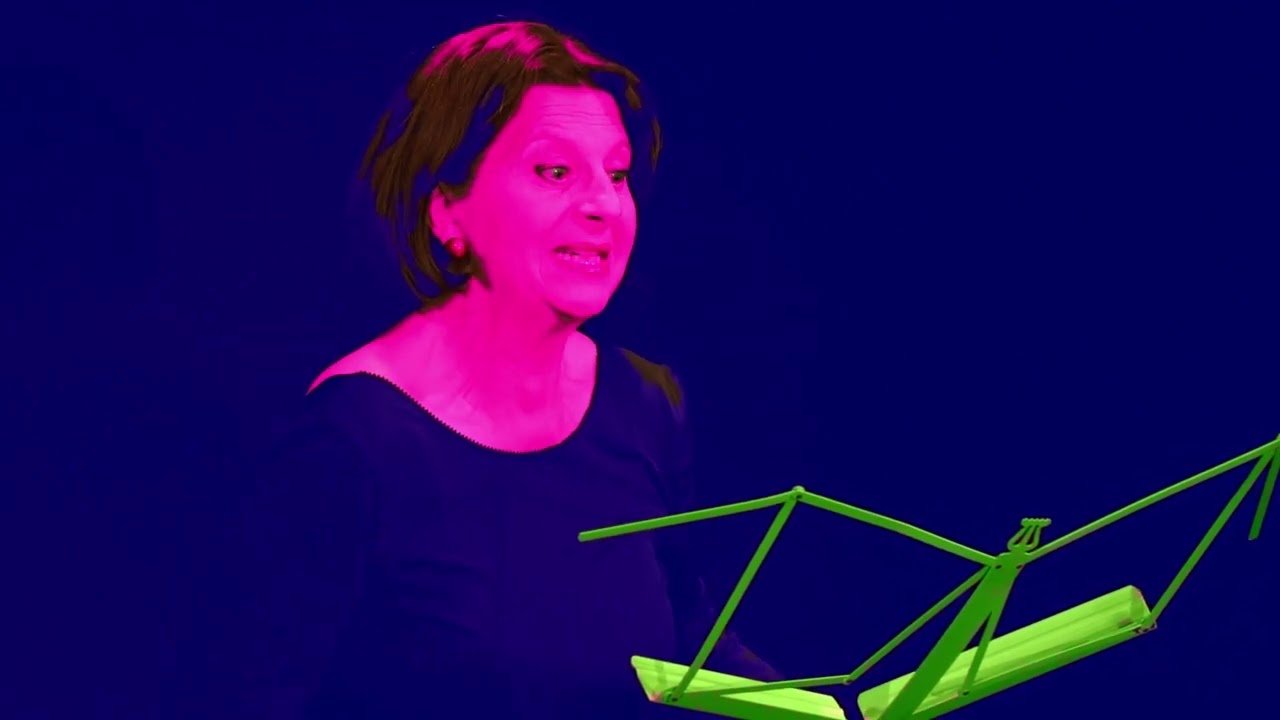 Angelika Luz performs BERIO SEQUENZA III Vollversion - YouTube