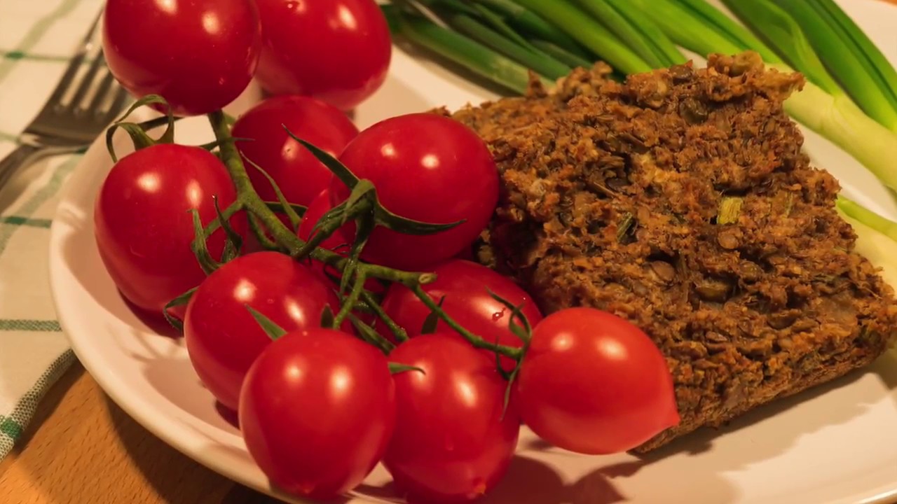Drob de linte, la Manastirea din Herculane - YouTube