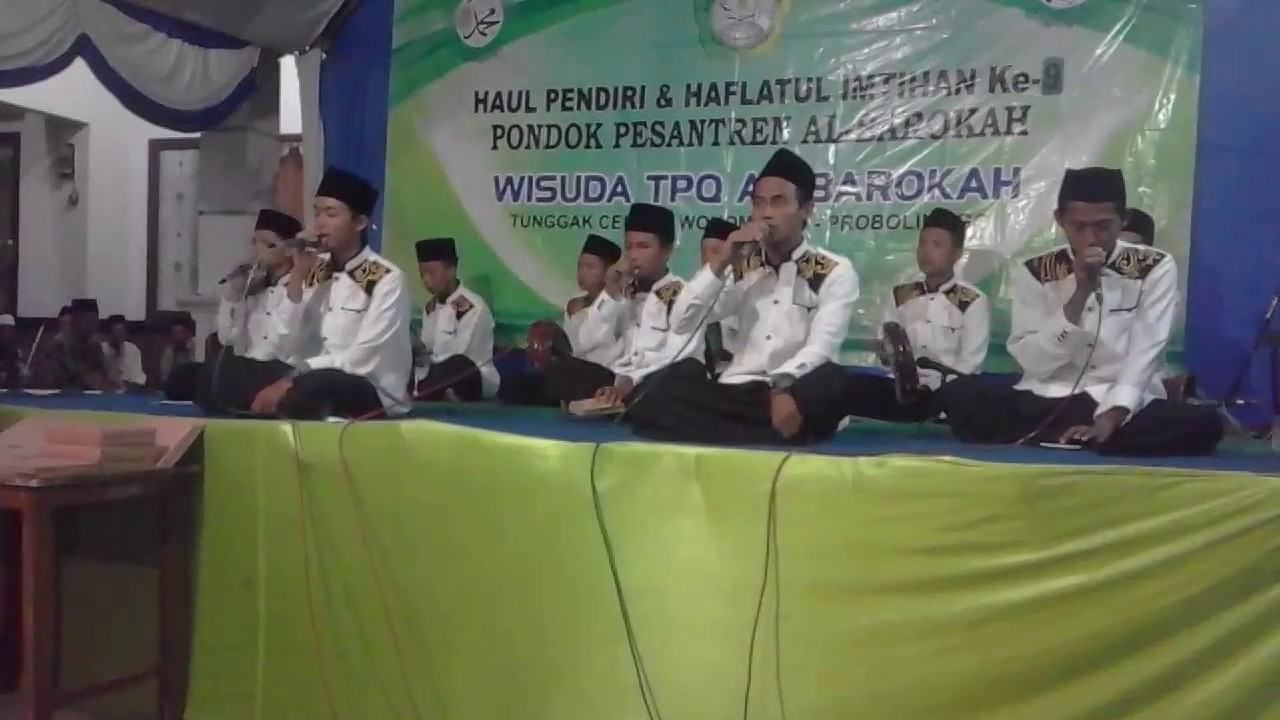 Muhammad husen feat AL BAROKAH entertainment lagu usholli alaikh - YouTube