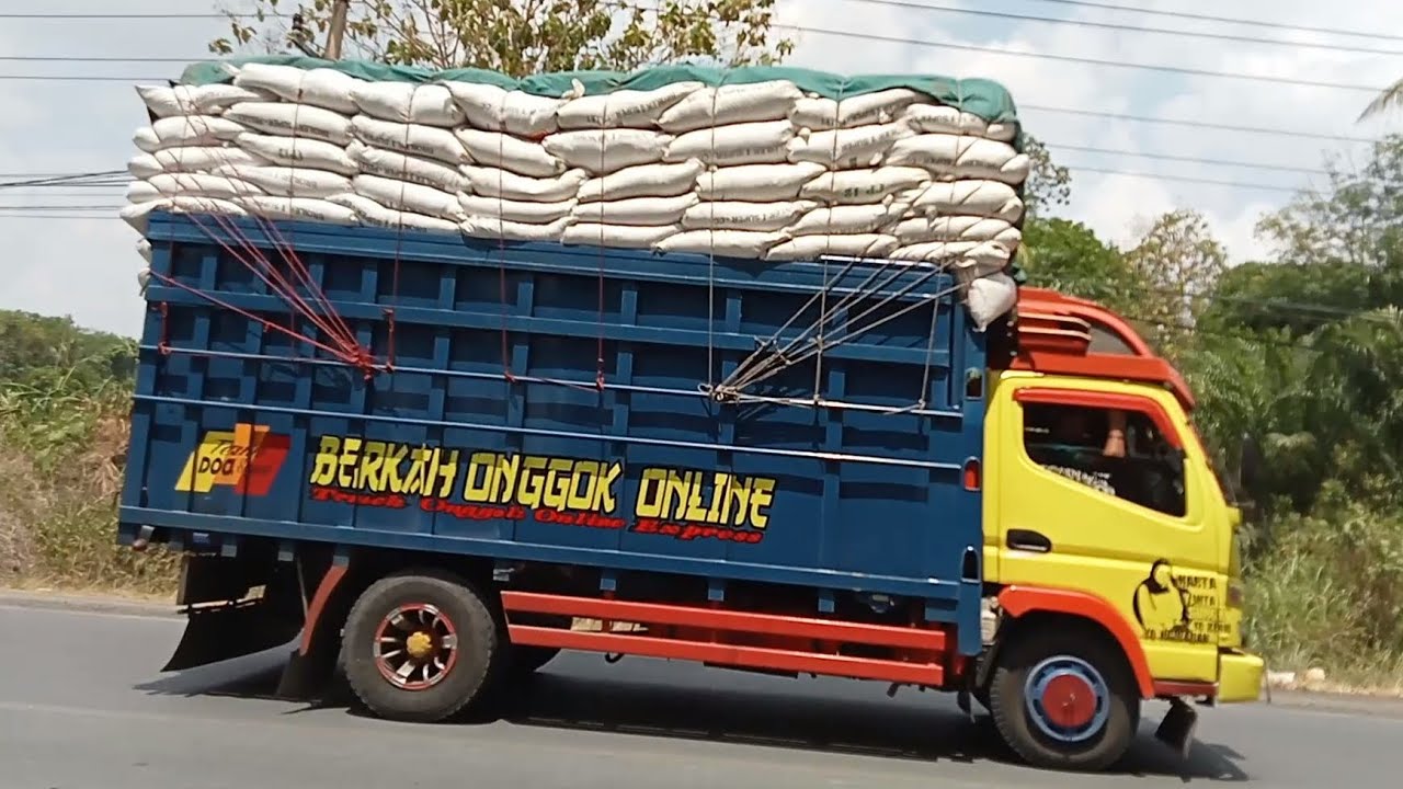 truk muatan berat truk tronton dumptruk truk pasir truk mbois truk fuso ...