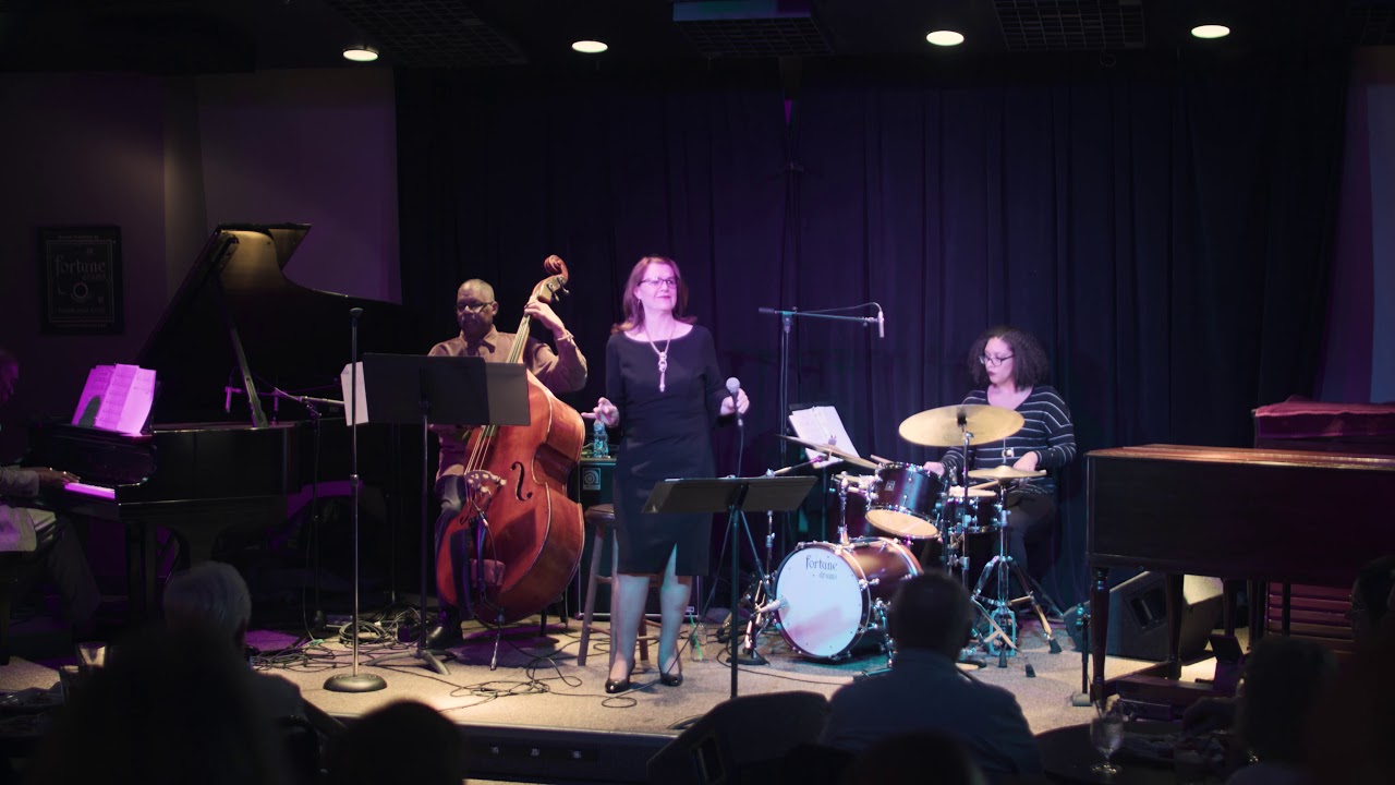 Carol Leslie - Oh What A Beautiful Morning - YouTube