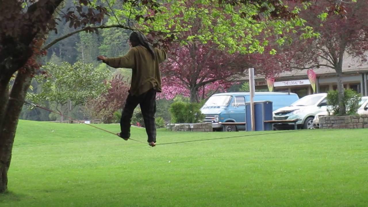 Walking a Tight Rope in the Park - YouTube