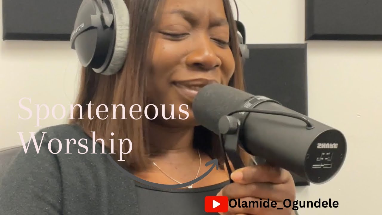 Spontaneous worship with Olamide - YouTube