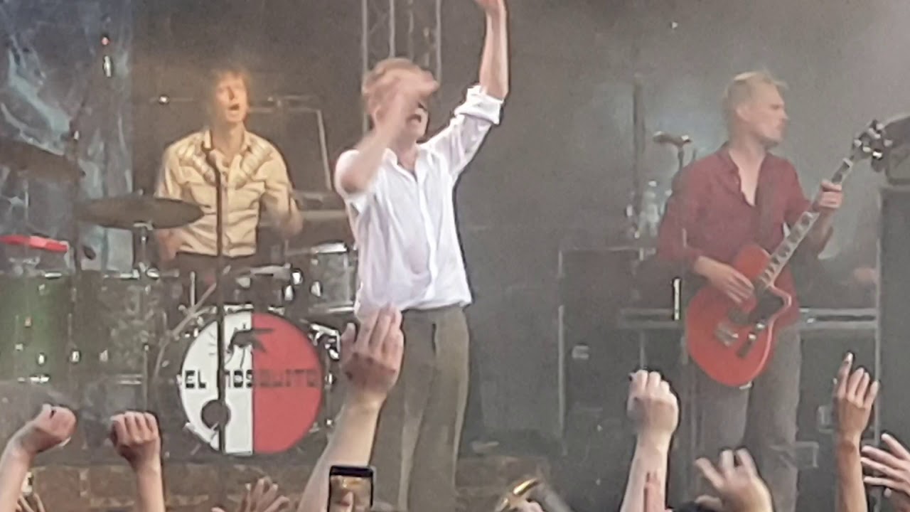 Taiteilijaelämää - Ismo Alanko - YouTube