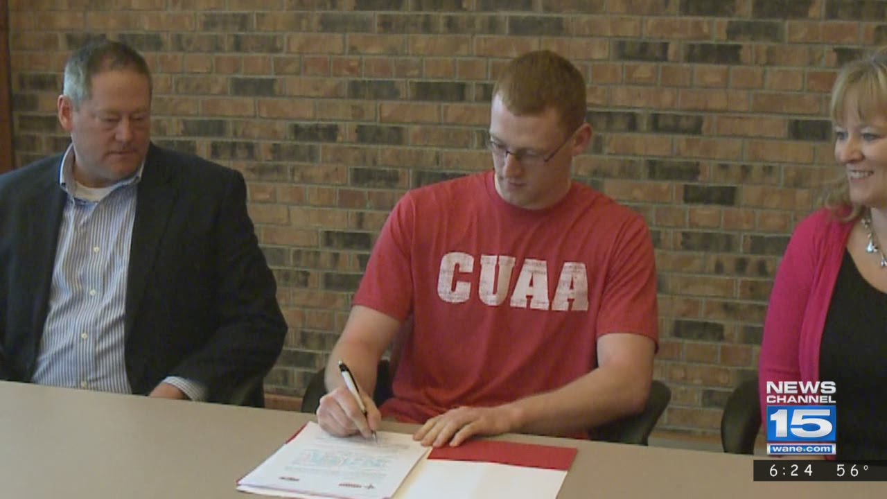 Andrew Wade signs with Concordia Univeristy football on 3/6/17 - YouTube