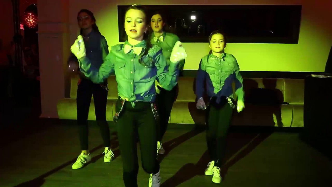 Emily dance - YouTube