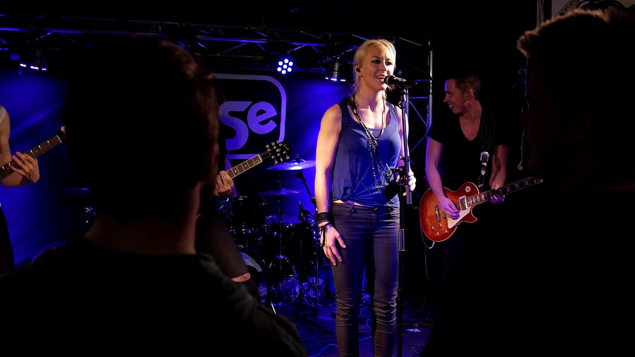 Jessica Wolff - Love Me Like You Never Did Before @ Bar Loose, Helsinki ...