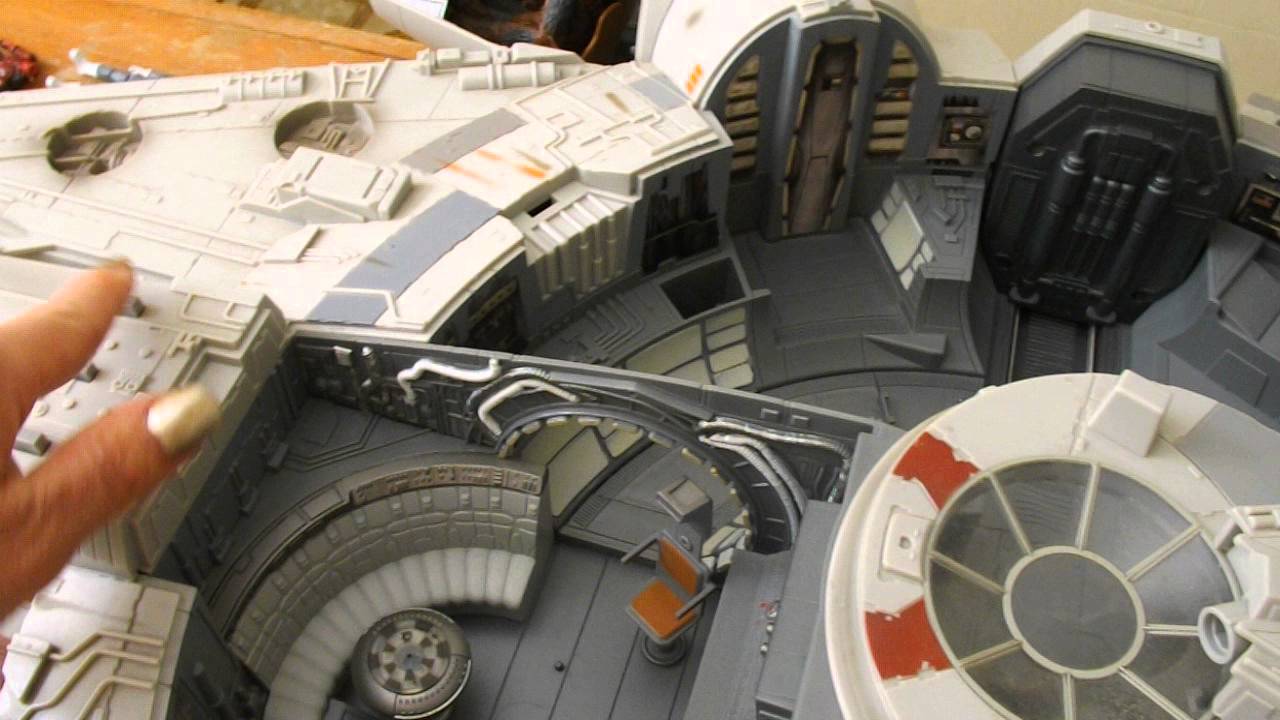 Star Wars Millennium Falcon sound and light show - YouTube