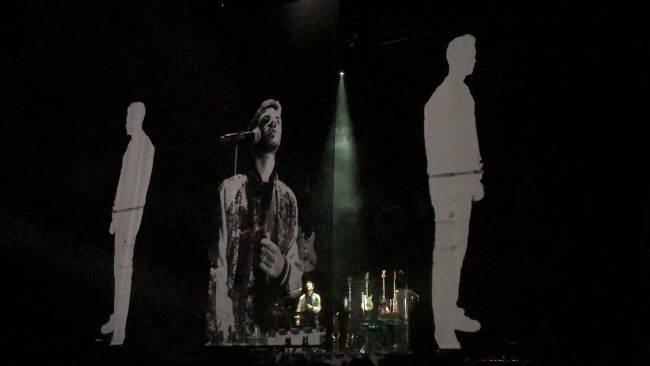 FKJ - Losing my way (Paris Live 2019) - YouTube