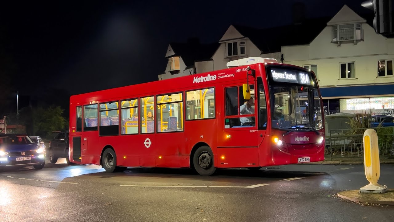 London's Buses after dark at Barnet Odeon 6th November 2022 - YouTube