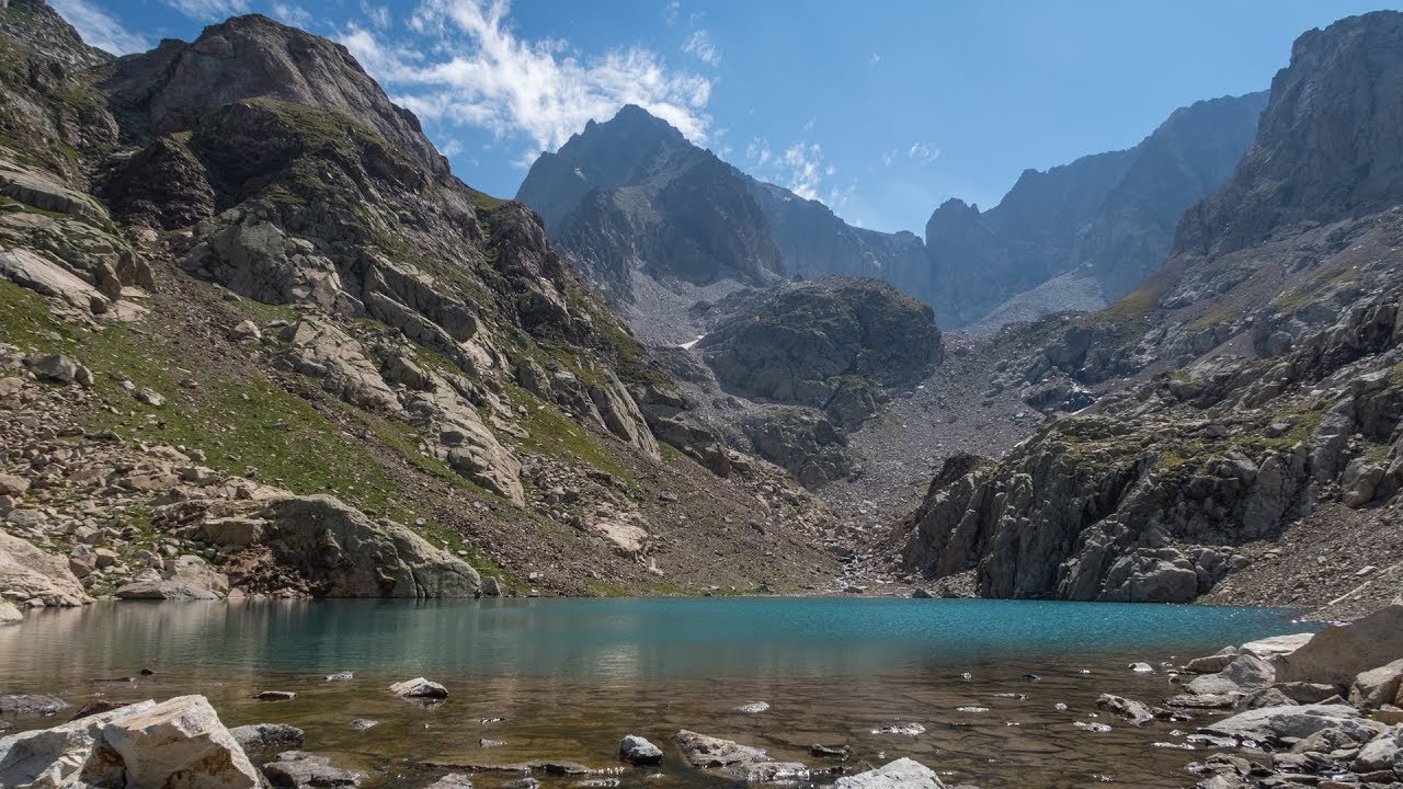 Ibones de Arriel y el ibón Chelau - YouTube