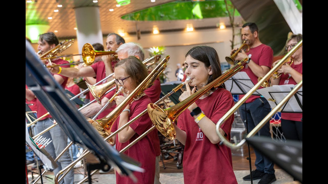 Symphonic Mob im EUROPARK! - YouTube