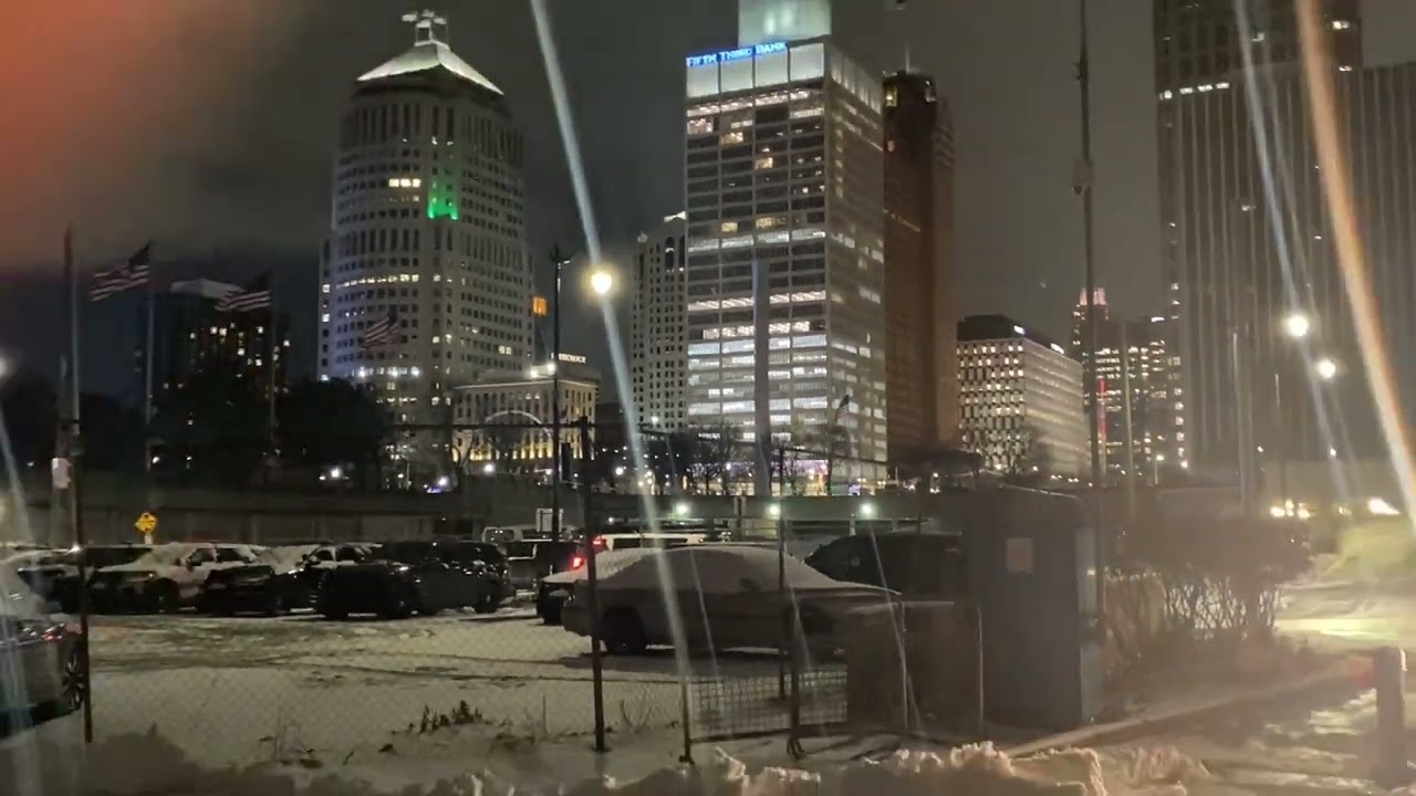 Detroit River US-Canada Border - YouTube