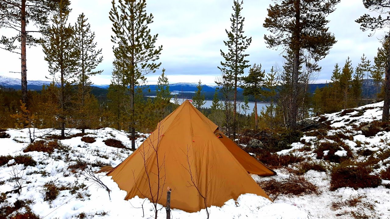 Polish Lavvu - Winter Camping on a Mountain | Wild food, Campfire ...