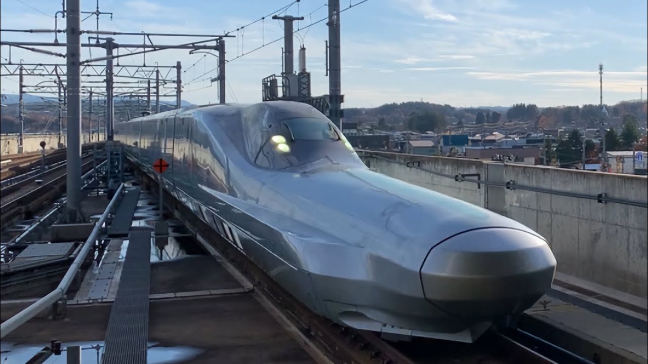 E956形 ALFA-X 入線から発車まで - YouTube