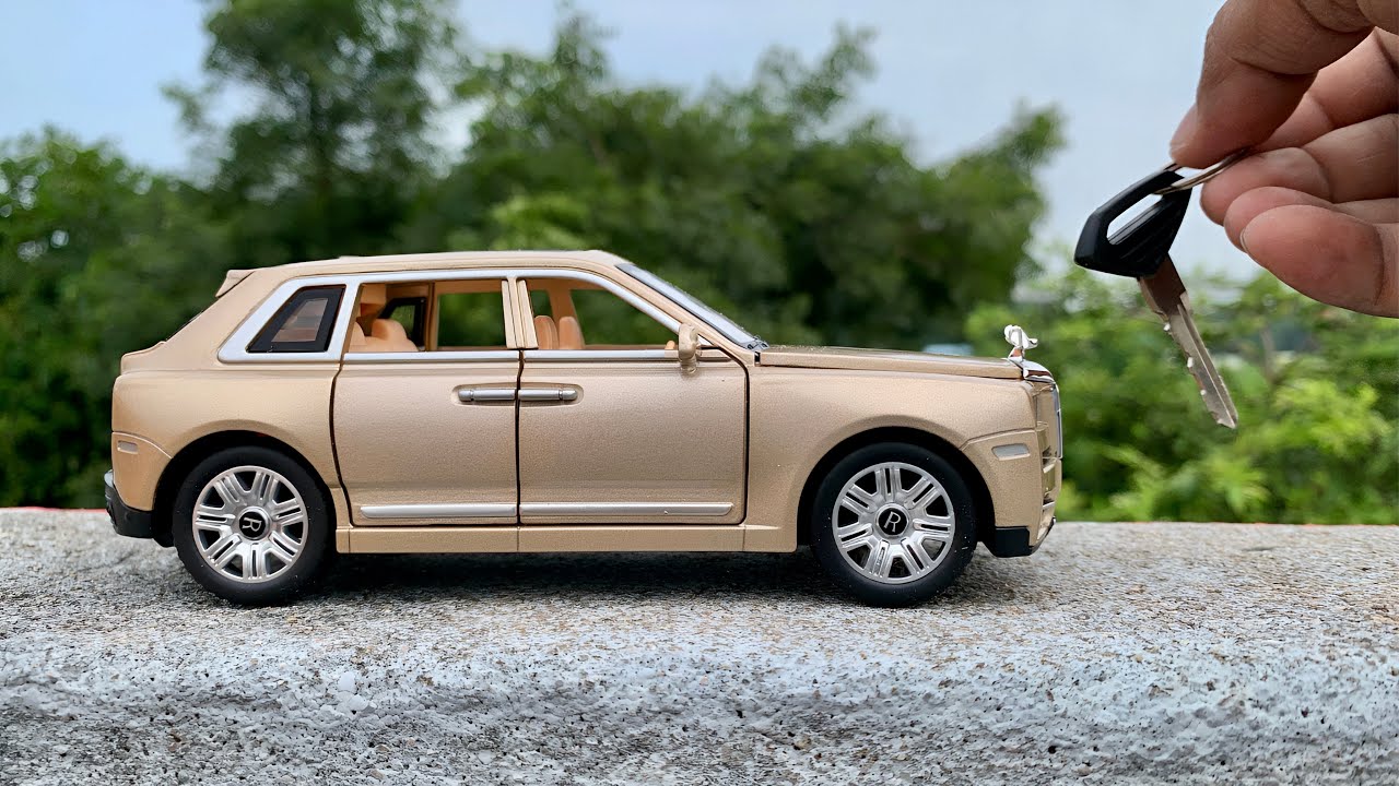 Unboxing of Scale 1:32 Model Rolls Royce Cullinan Miniature Gold ...
