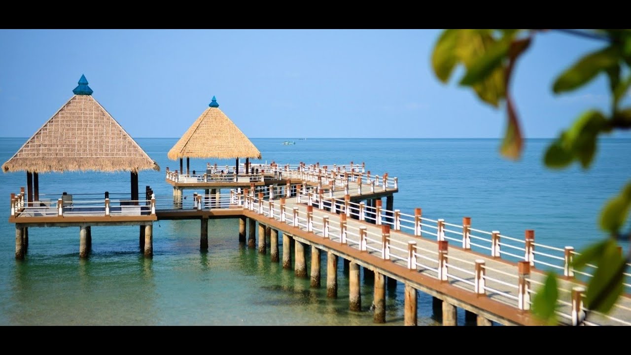 Independence Hotel Sihanoukville Beach - YouTube