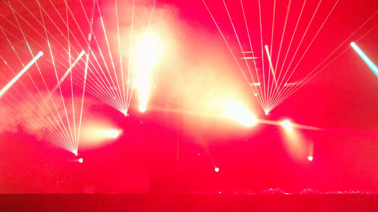 Deni Yang Gazillion Bubble Show - YouTube