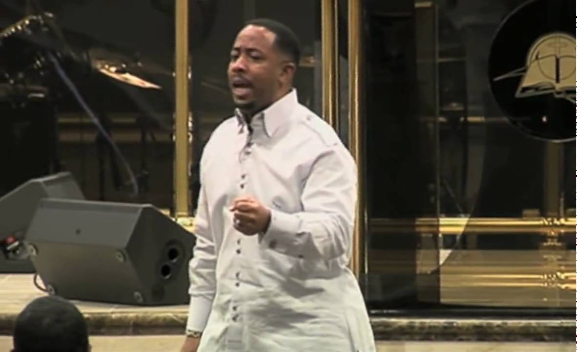 pastor Charles E. Perry Jr. Sunday intro - YouTube