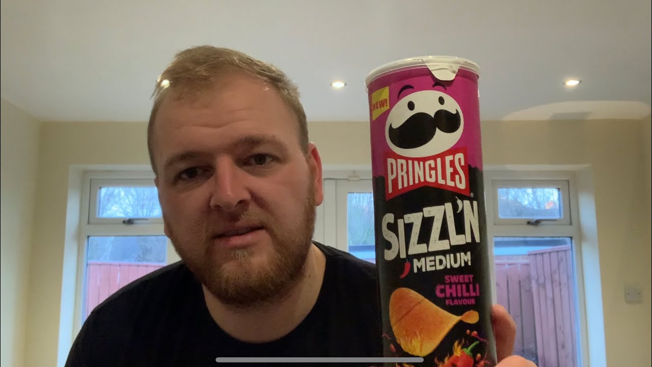 Pringles Sizzl’n Sweet Chilli Flavour Crisps - Review - YouTube