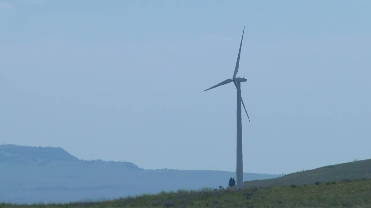Montana wind power: Big projects on tap in central Montana - YouTube