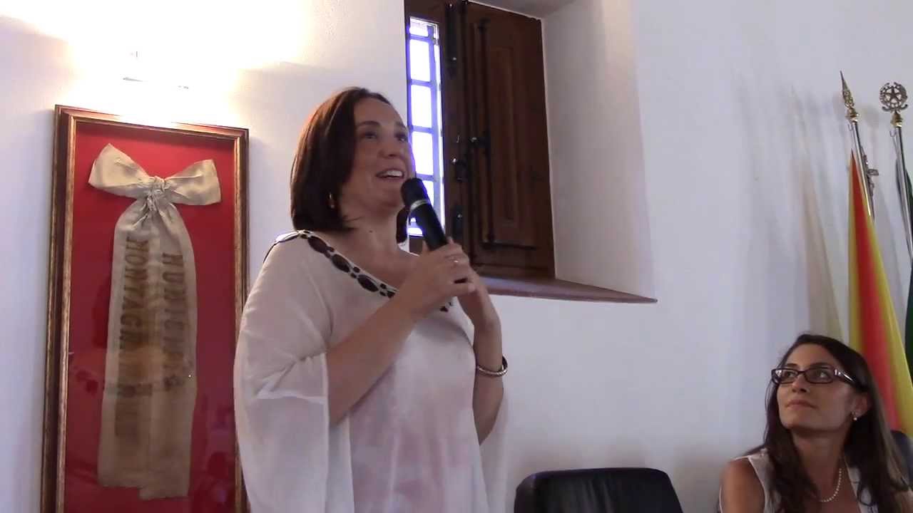 Anna Sidoti - Salviamo le Api - Montagnareale 31 luglio 2013 - YouTube