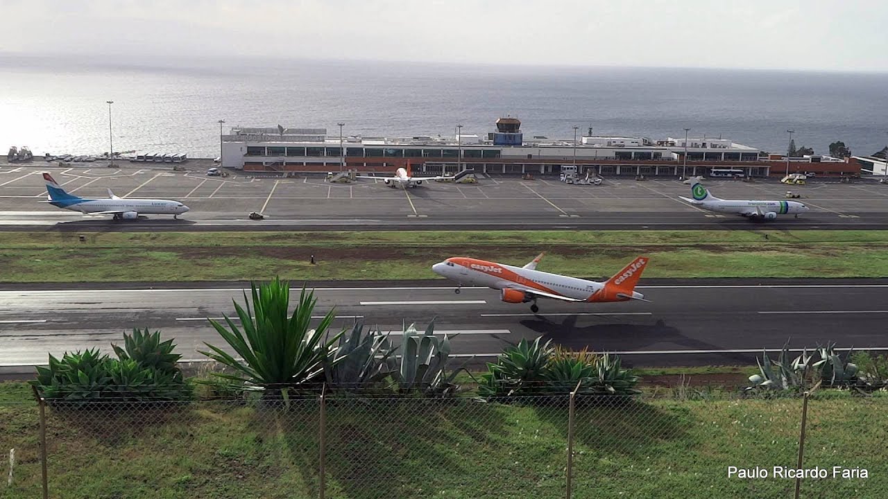 CAPTAIN Skills in SUPER Take-Off and WINDY LANDINGS - YouTube