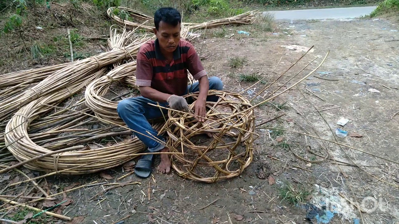 Pengerajin rotan di labuhan batu selatan - YouTube
