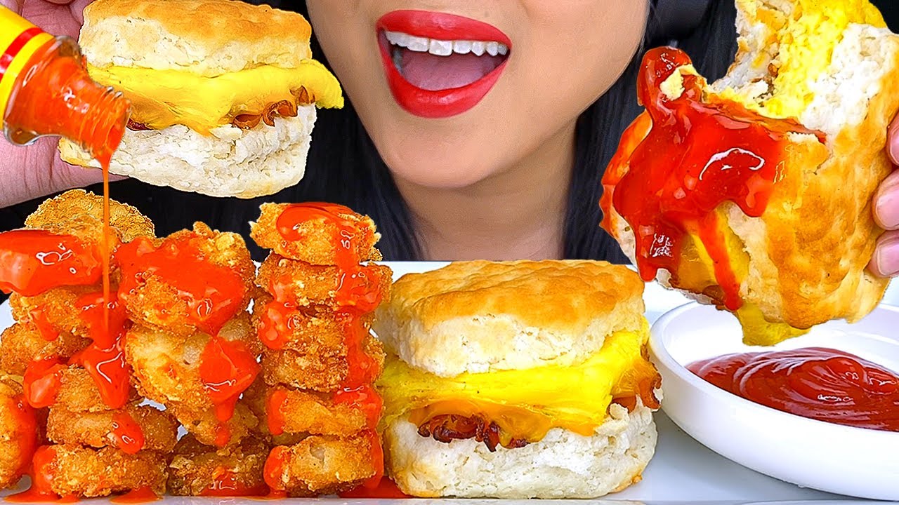 ASMR HASH BROWNS & EGG SANDWICH CHICK-FIL-A BREAKFAST MUKBANG (EATING ...