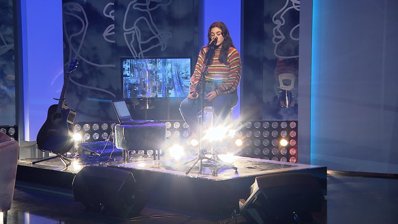 Ditë e Re - James Arthur-Train Wreck coverd by Arsi Bako - YouTube